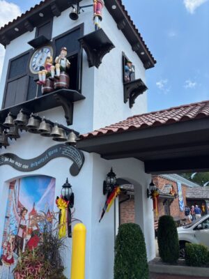 Schnitzelbank’s new Glockenspiel enhances experience of Jasper’s German ...
